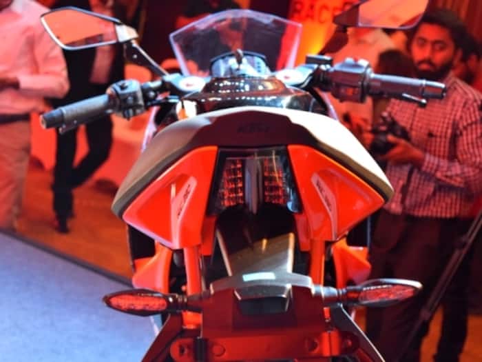 2017 KTM RC 390 and 2017 KTM RC 200 Photo Gallery