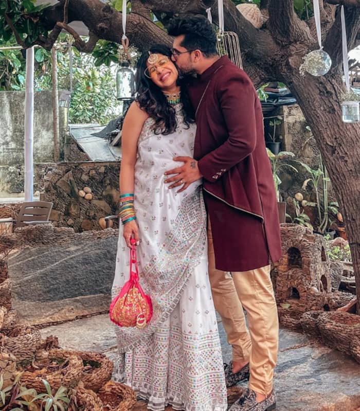 Pregnant Kishwer Merchant Flaunts Baby Bump in a Stunning White Sharara ...