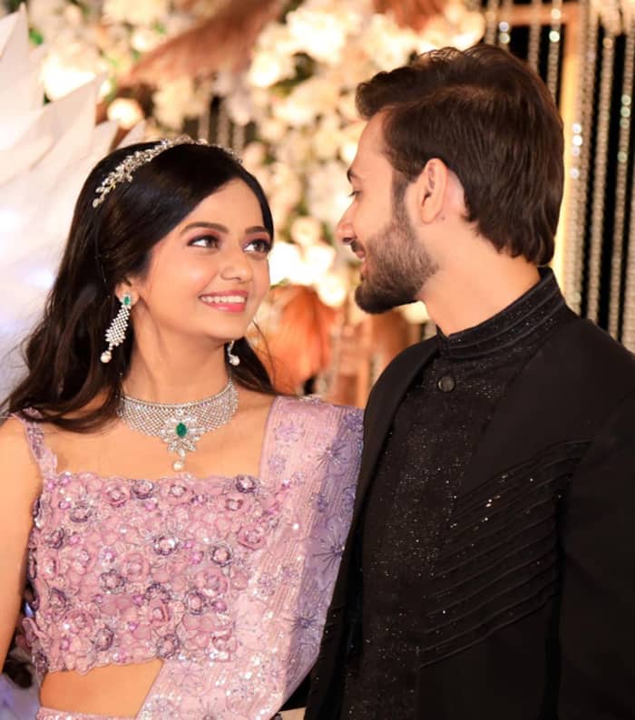 Cheeni Kum Actress Swini Khara Gets Engaged to Boyfriend Urvish Desai ...