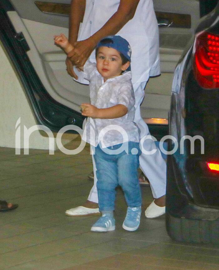 Taimur Ali Khan Looks Too Adorable as he Tries to Talk to Paparazzi