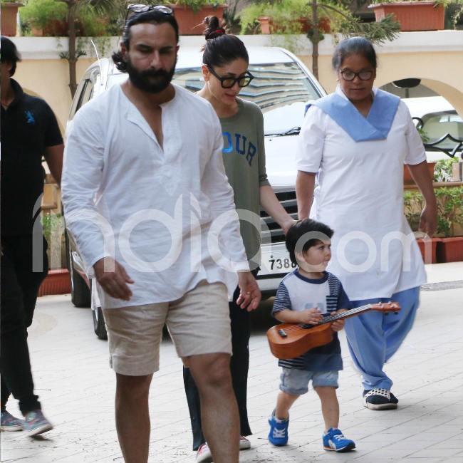 Mommy Kareena styled herself casually
