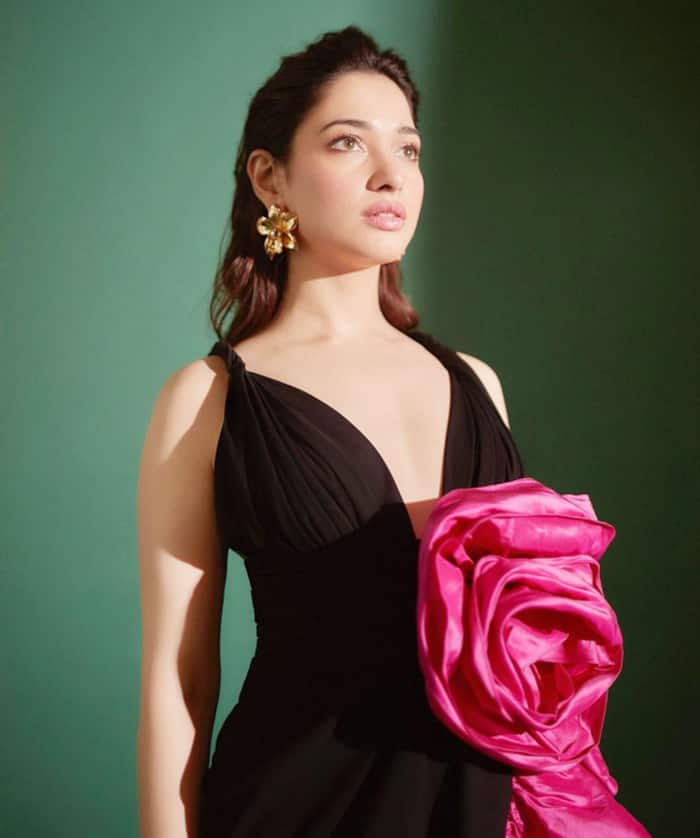 Tamannaah Bhatia Sizzles in Hot Black Twisted Straps Bubble Ruffle ...