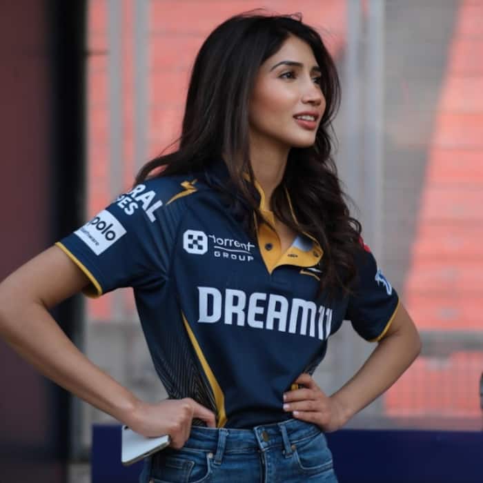 Meet beautiful sports anchor who cheers for Shubman Gill's GT, she is a professional Tennis ...