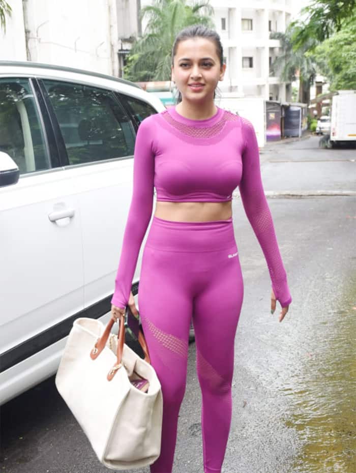 Tejasswi Prakash Spotted In Stylish Purple Gym Wear On Sets Of Naagin 6 ...