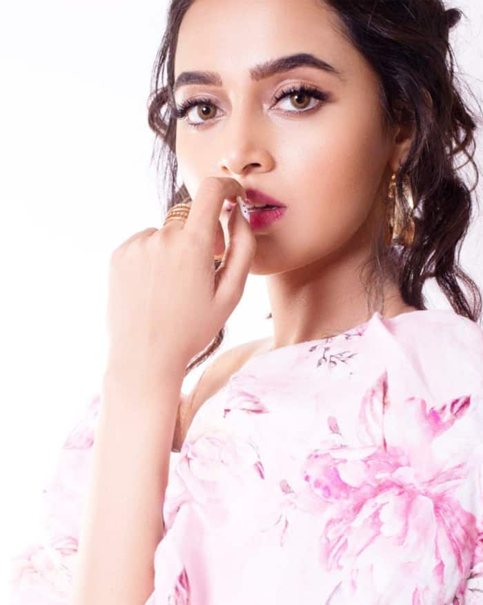 Tejasswi Prakash Looks Like A Diva In A Blue Flowy Cut-Out Dress, See Pics