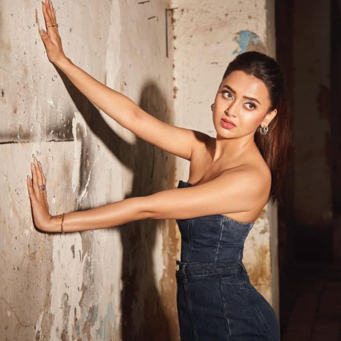 Tejasswi Prakash is All Things Bold and Beautiful in Blue Bodycon Denim ...