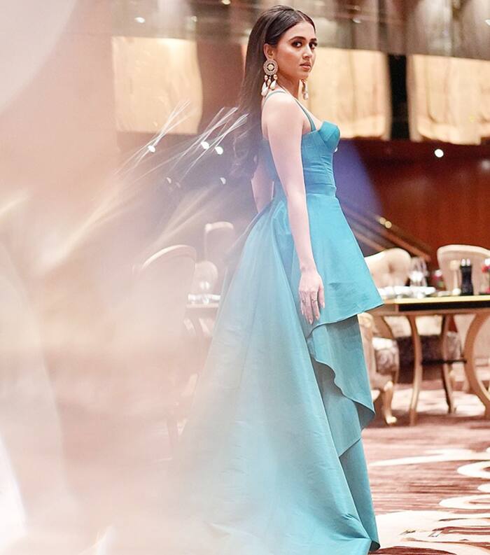 Tejasswi Prakash Makes Jaws Drop in a Teal-Coloured Floor-sweeping gown ...