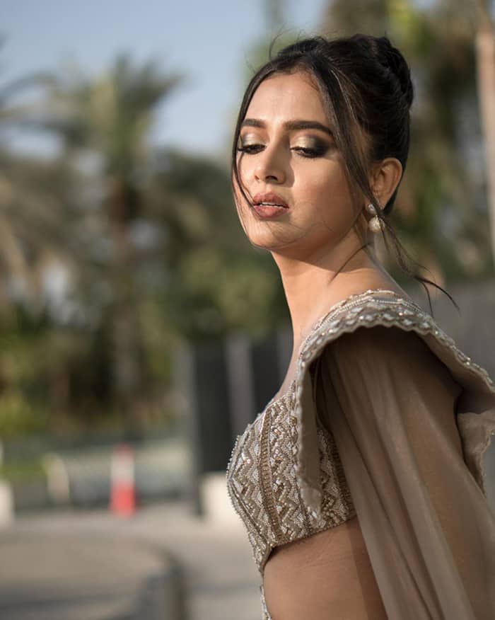Tejasswi Prakash is Looking No Less Than a Princess in This Shimmery ...