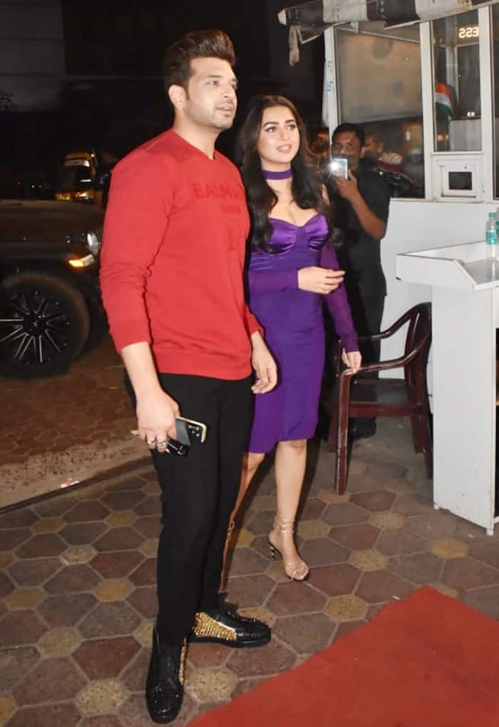 Karan Teja party out with their friends in stylish looks see pics