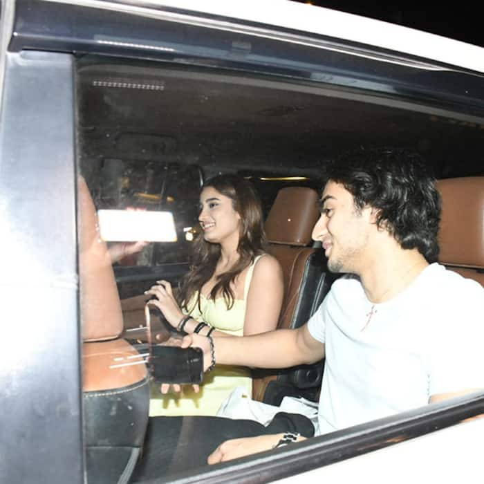Rasha Thadani spotted with Arhaan Khan viral pics
