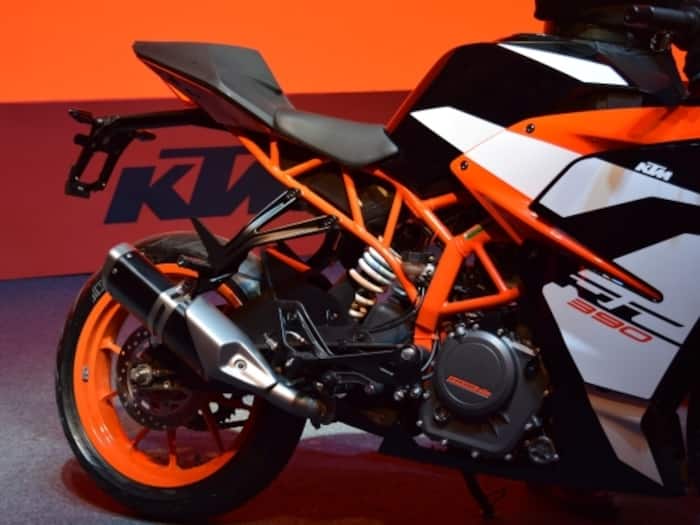 2017 KTM RC 390 and 2017 KTM RC 200 Photo Gallery