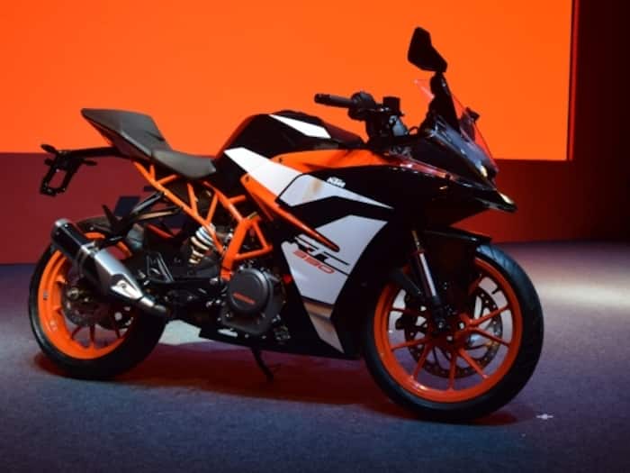 2017 KTM RC 390 and 2017 KTM RC 200 Photo Gallery