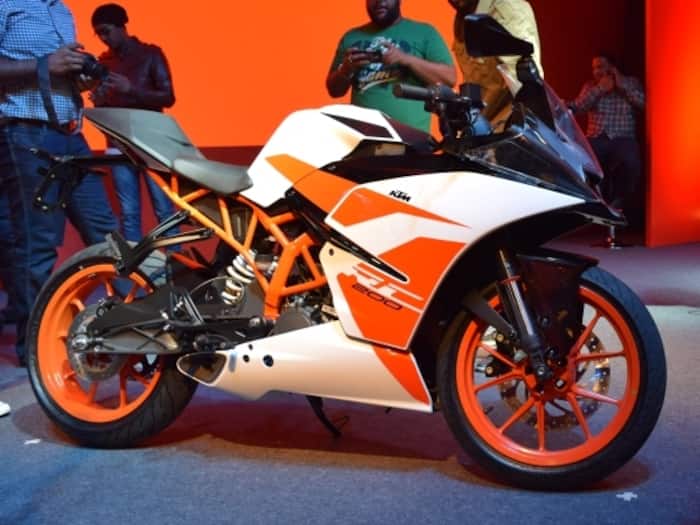 2017 KTM RC 390 and 2017 KTM RC 200 Photo Gallery