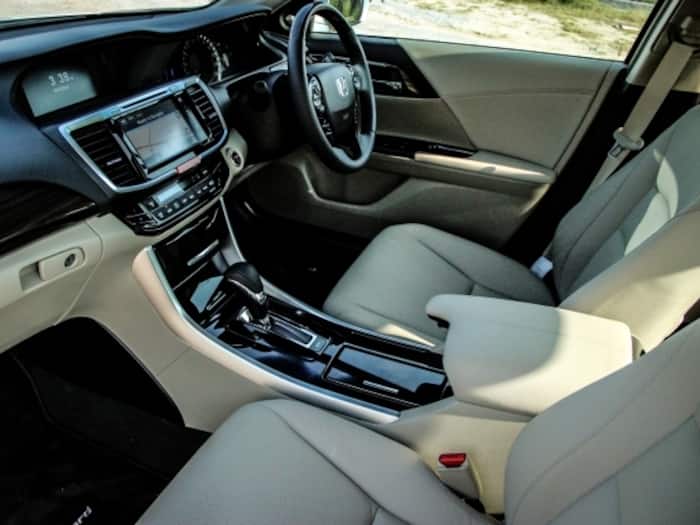 2016 Honda Accord Hybrid Photo Gallery