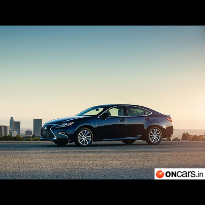Lexus ES300h: Photo Gallery