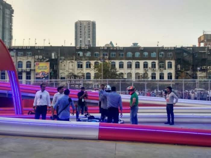 Sachin Tendulkar inaugurates Sky Karting track at Smaaash Photo Gallery