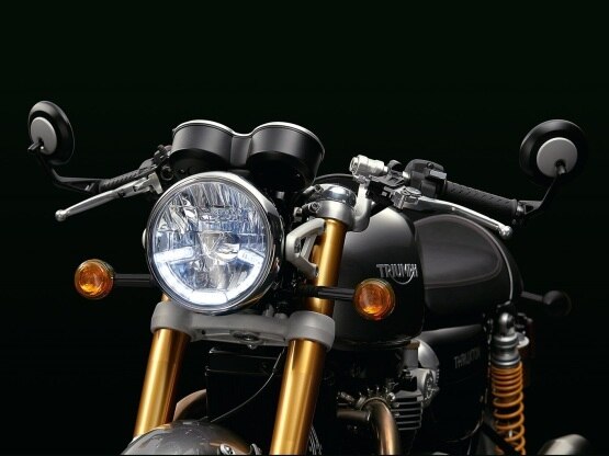 The rear profile of the Triumph Thruxton R features a fully adjustable ...