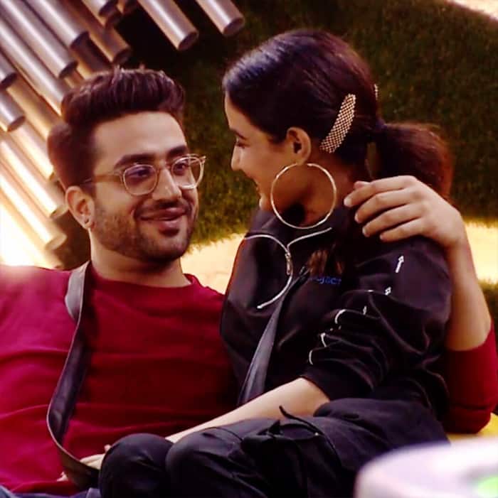 Jasmin Bhasin and Aly Goni's loved up pictures from Bigg Boss 14 house