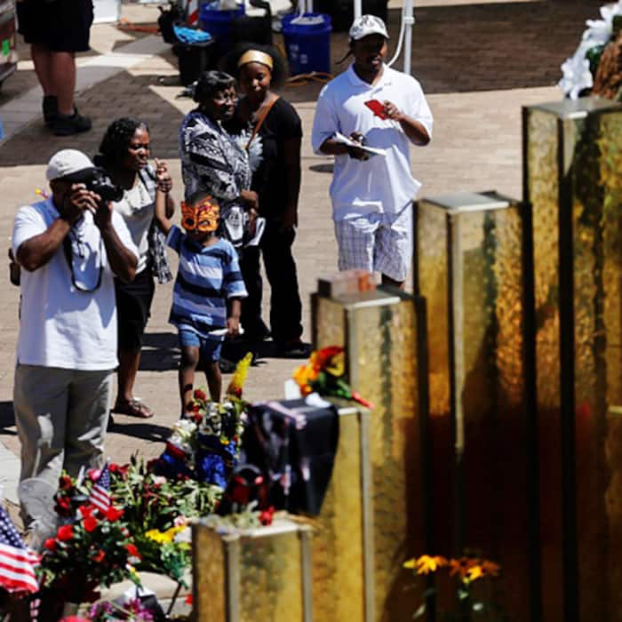 Boxing legend Muhammad Ali’s funeral held in Louisville, thousands bid ...