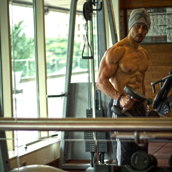 Tiger Shroff snapped in gym