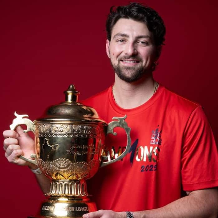 Star player from Kohli's RCB joins Preity Zinta's team, his name is...