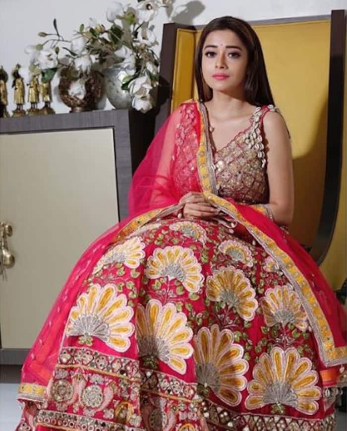 Tina Datta looks pretty in this extravagantly embroidered lehenga