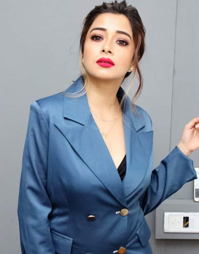 Tina Datta Exudes Style And Looks Blazing in Her Quarantine Pictures ...