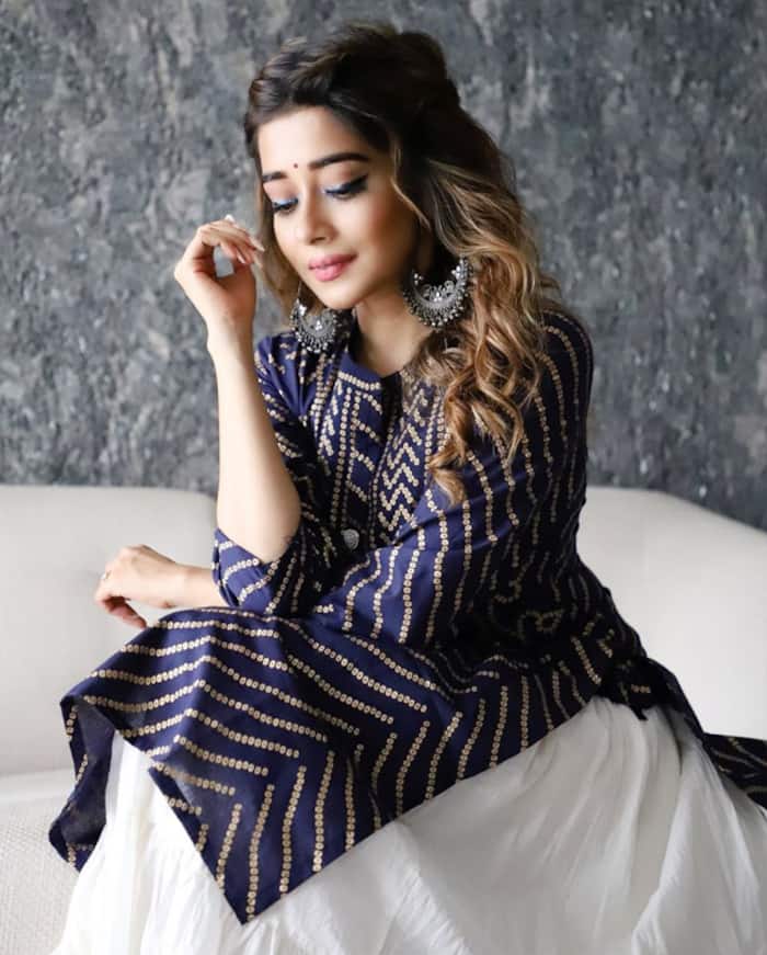 Tina Datta Looks so Graceful in Her Latest Blue Traditional Outfit ...