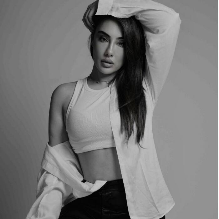 Meet Honey Singhs Hot Girlfriend Tina Thadani See Glamorous Pics