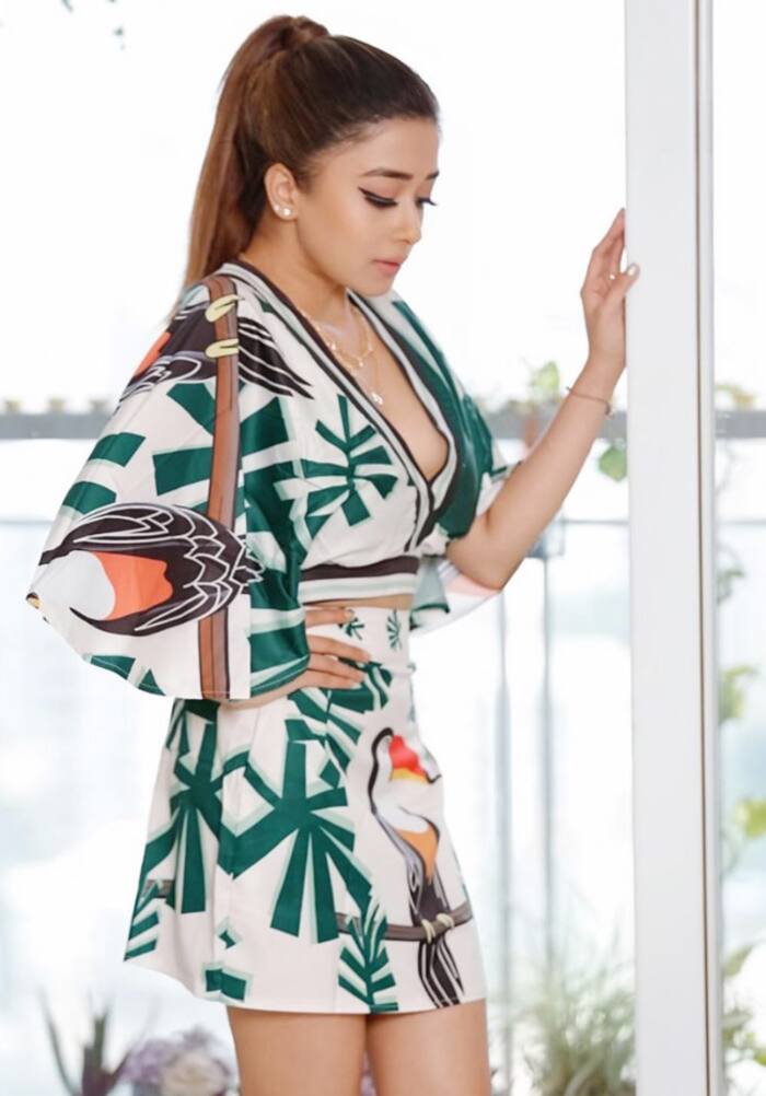 Tinaa Datta Sensuous Pose is Too Hot to Handle