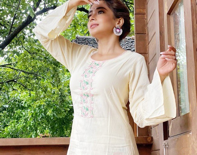 Tinaa Dattaa Goes All Traditional