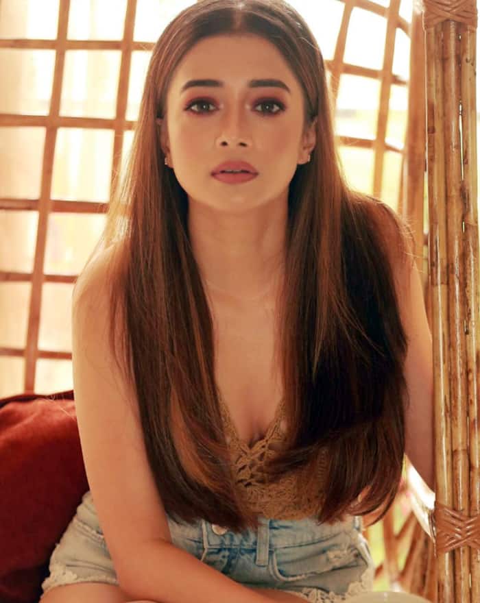 Tinaa Dattaa ooks Breathtaking