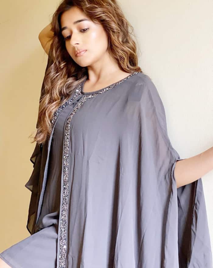 Tinaa Dattaa Goes Bold in Mini Grey Dress