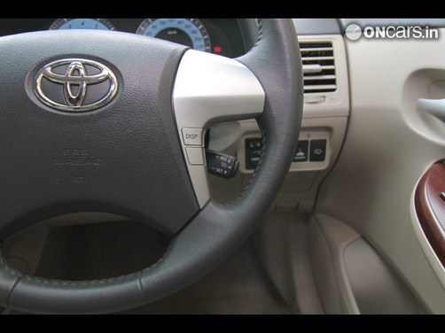 Toyota Corolla Altis Interior img12
