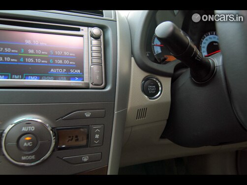Toyota Corolla Altis Interior img12