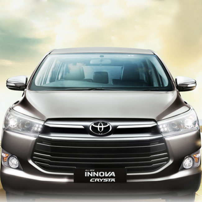 Toyota Innova Crysta features 7 inch touch screen infotainment system