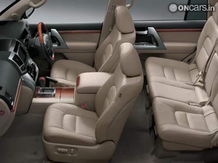 Toyota Land Cruiser 200 Interior
