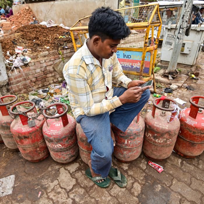 LPG crisis: How to track your cooking gas cylinder delivery in real time?