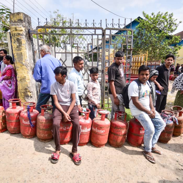 LPG crisis: How to track your cooking gas cylinder delivery in real time?