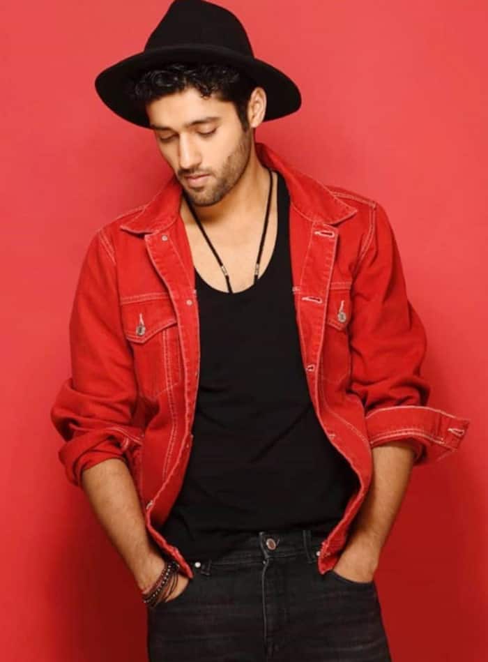 Remember Gadar Ek Prem Katha Child Actor Jeeta Aka Utkarsh Sharma? He ...