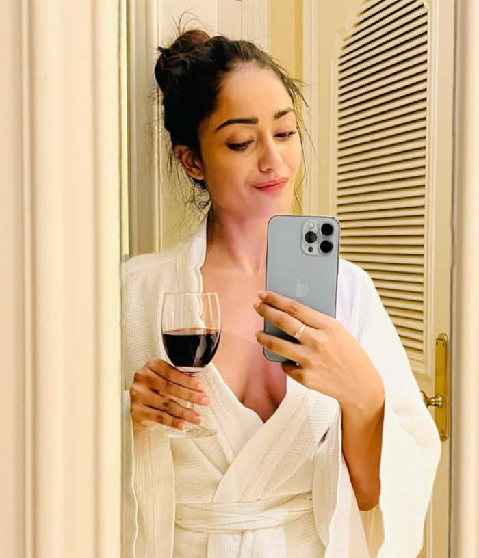 Aashram 3 Hot Actor Tridha Choudhury Makes Men Go Weak In The Knees