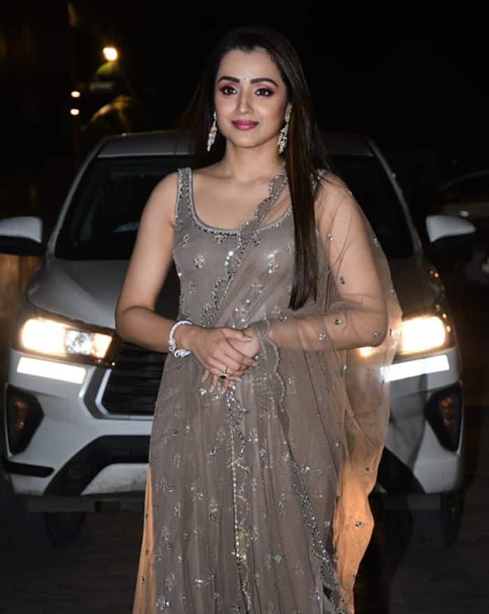 Trisha Krishnan Dazzles in Hot Anarkali-Suit as She Exudes Ethnic Vibes ...