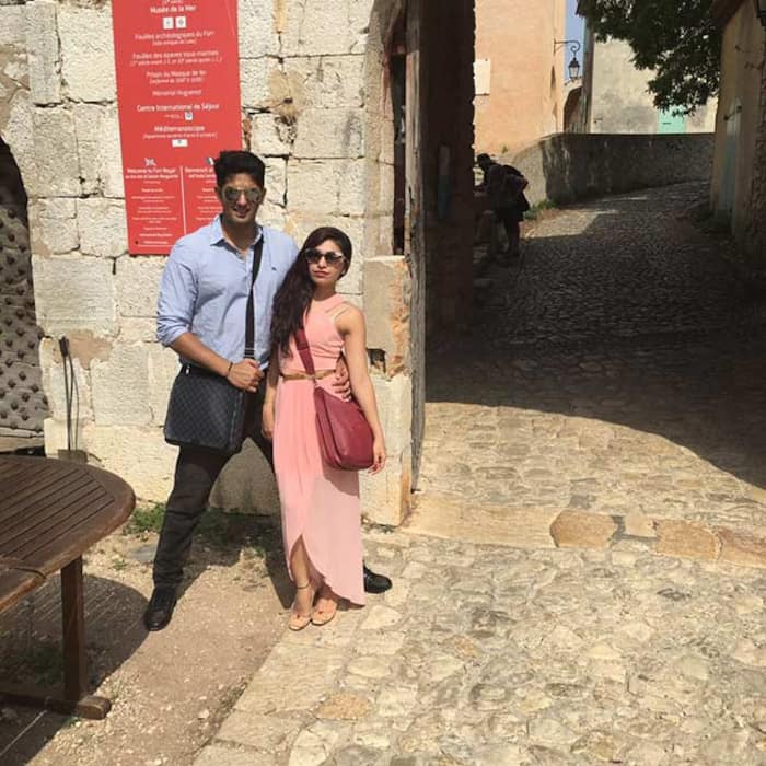 Tulsi Kumar’s pics with her hubby Hitesh Ralhan on her France trip will ...
