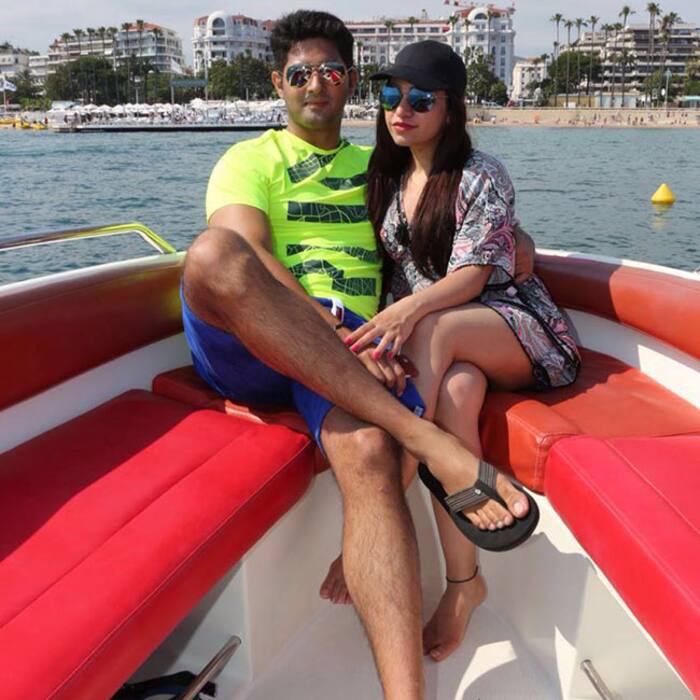 Tulsi Kumar’s pics with her hubby Hitesh Ralhan on her France trip will ...