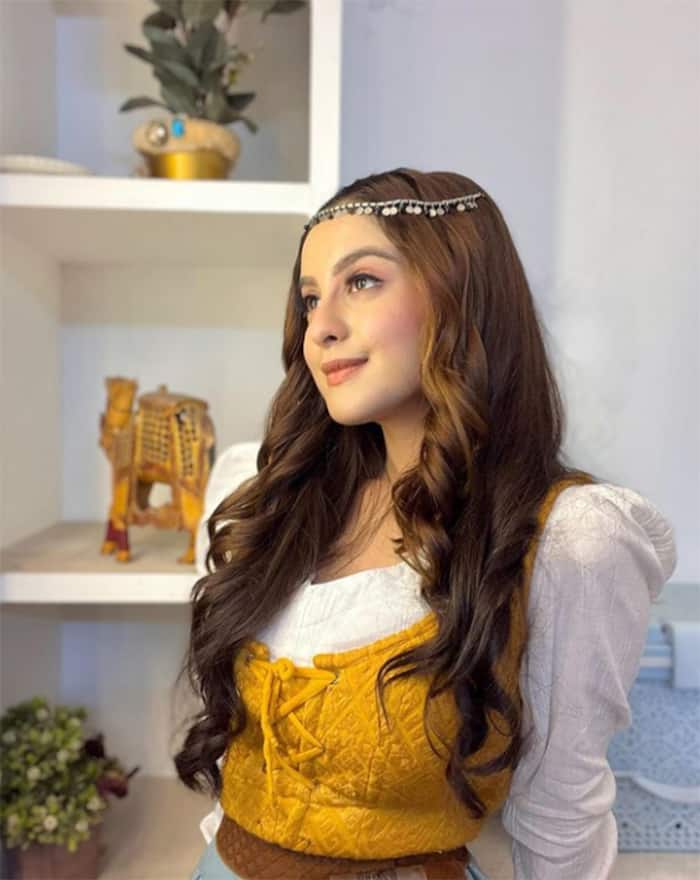 Tunisha Sharma's Unseen Cute Pics: Remembering The TV Actress Who Died ...