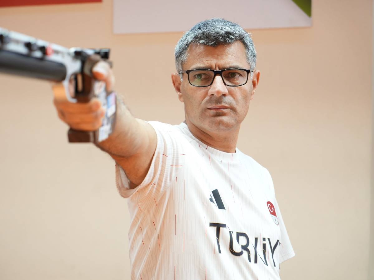 Turkish Shooter Yusuf Dikec sparks BUZZ with his cool composure again ...
