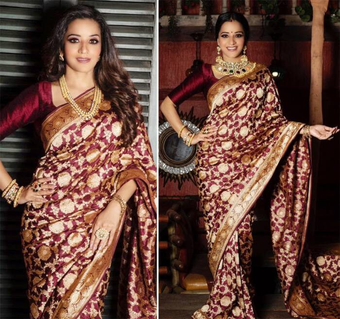 Dussehra 2020: Monalisa Looks Graceful in Maroon-Golden Banarasi Silk ...