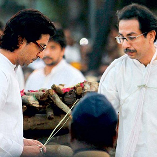 Bal Thackeray clicked with son Uddhav Thackeray