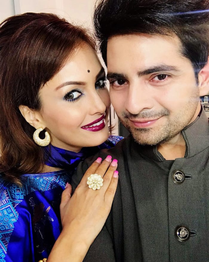 Nisha Rawal Blasts Karan Mehra in 10 Solid Statements About Miscarriage ...