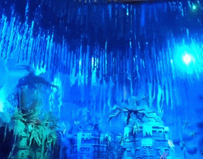 Unique Pandal Attracting People